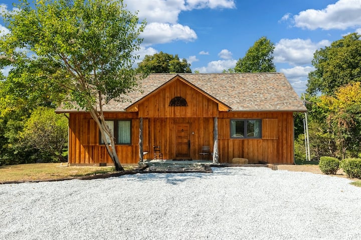 Cedar Hills Retreat: Peaceful Southern Il Escape - Mount Vernon, IL