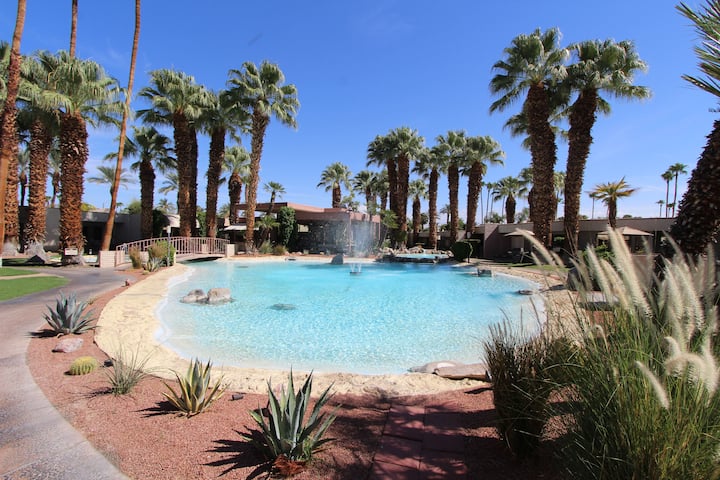 Palm Springs Villa | Pool, Patio & Tennis - Palm Springs, CA