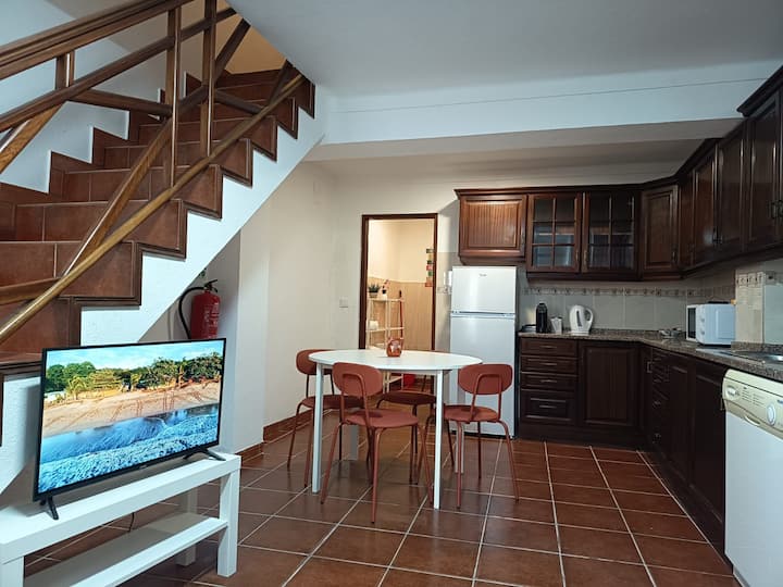 Nisa 2 Bedrooms Ac Villa - Nisa