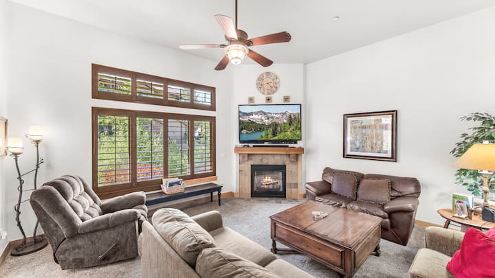 Spacious 4br Townhouse W/ Hot Tub & Balcony - Park City, UT