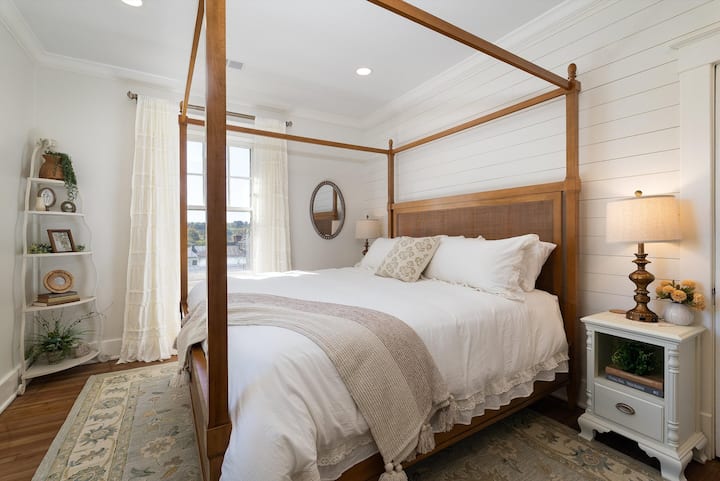 The Potters House: Luxury Apartment/walk Downtown - Staunton, VA