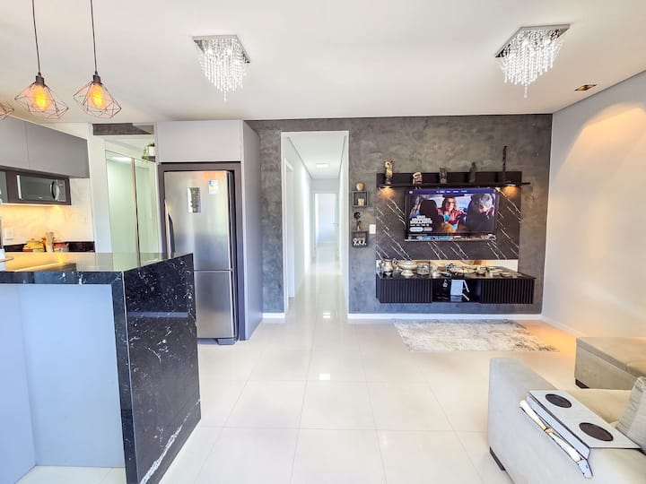 Seu Refúgio Na Praia: Cobertura Com Piscina - Bombinhas