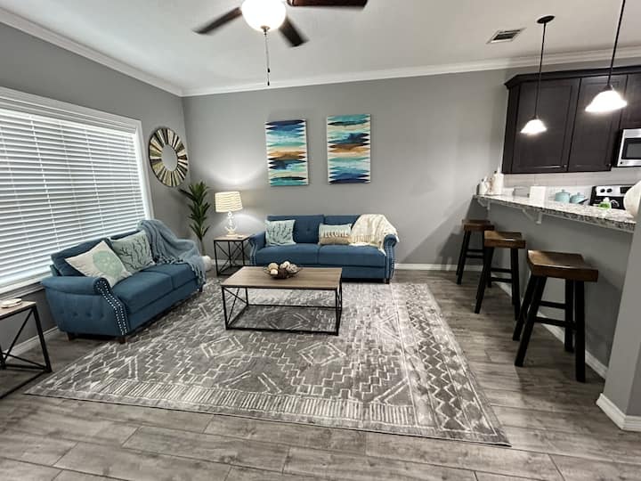 Fully Furnished Condo In College Station - College Station, TX
