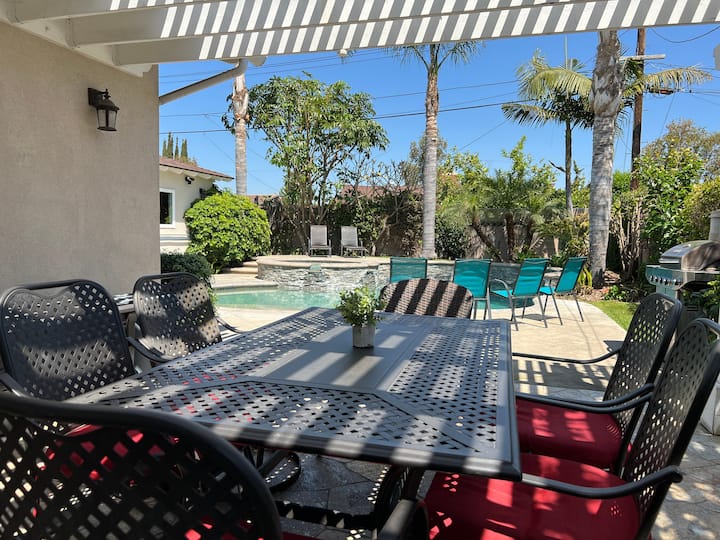 Awesome Pool/jac Home: 2 Ensuites, Walk 2 Disney - アナハイム, CA