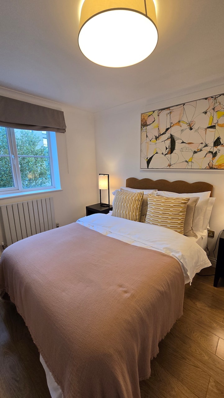 2 Bed Stylish Interiors, 25min To Central London - London