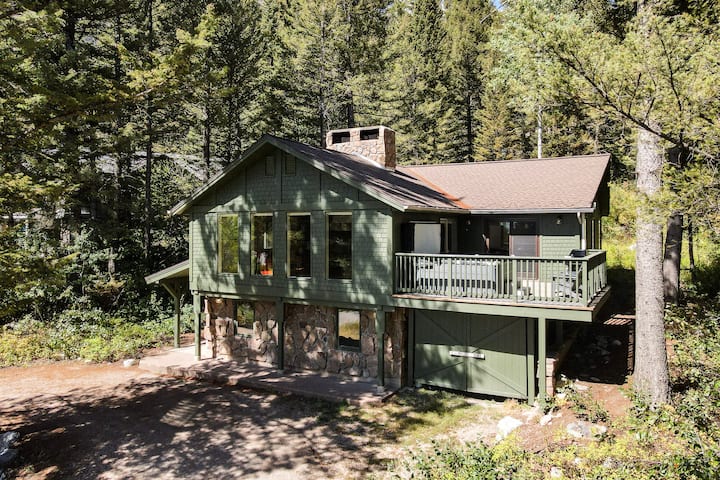 Outpost: Tuckaway House - Private Hot Tub! - Jackson Hole, WY