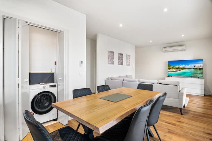 Bright 2-bed Flat With Balcony In Kensington - Melbourne