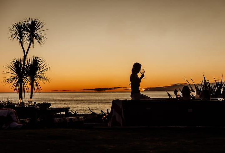 Drifting Sands - Jacuzzi, Fire & The Upper Deck - Hokitika