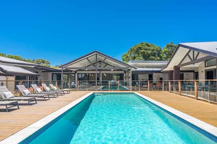 Lennox Coastal Retreat - Resort-style Home W. Pool - Ballina