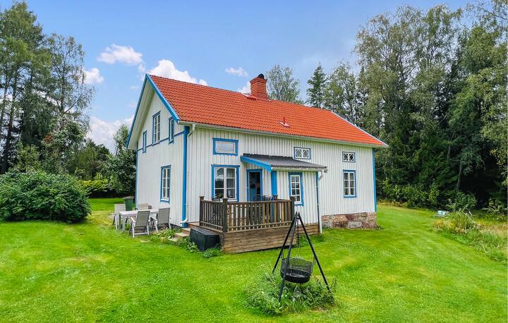 Beautiful Home In Gunnarsbytorp With Sauna - Kil