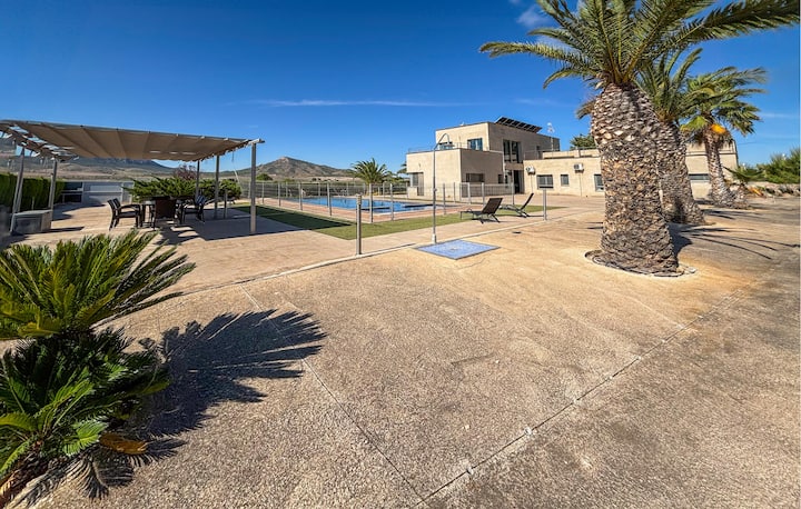 Gorgeous Home In Yecla -