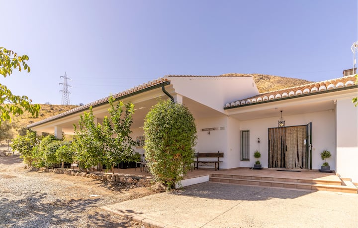 Gorgeous Home In Atarfe - Atarfe