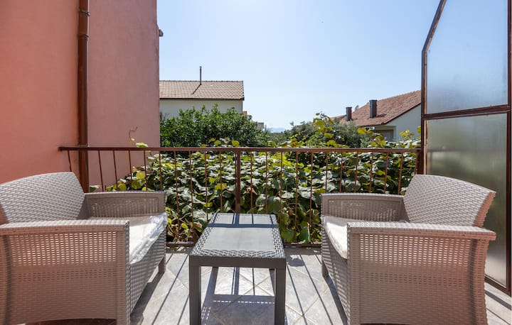 2 Bedroom Cozy Apartment In Podaca - Drvenik