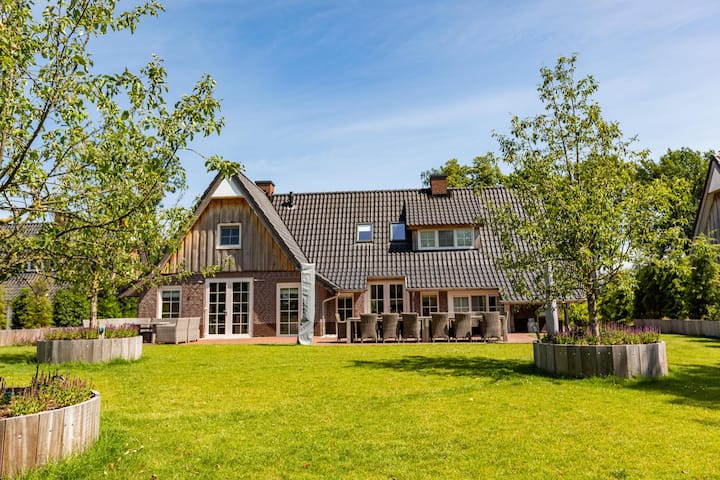 Wilgenhaege Holiday Villa - Netherlands