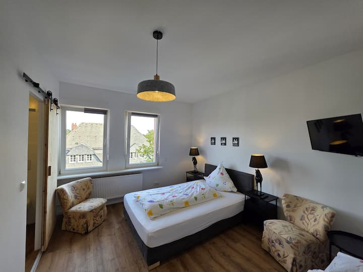 Single Room-basic-private Bathroom - Bad Nauheim