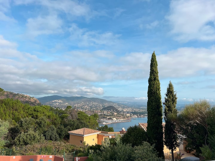 T2 Terasse Vue Mer, Piscine, Clim, Parking - Théoule-sur-Mer