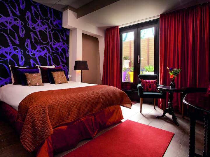 Triple With Shower And Courtyard Views - Amsterdam