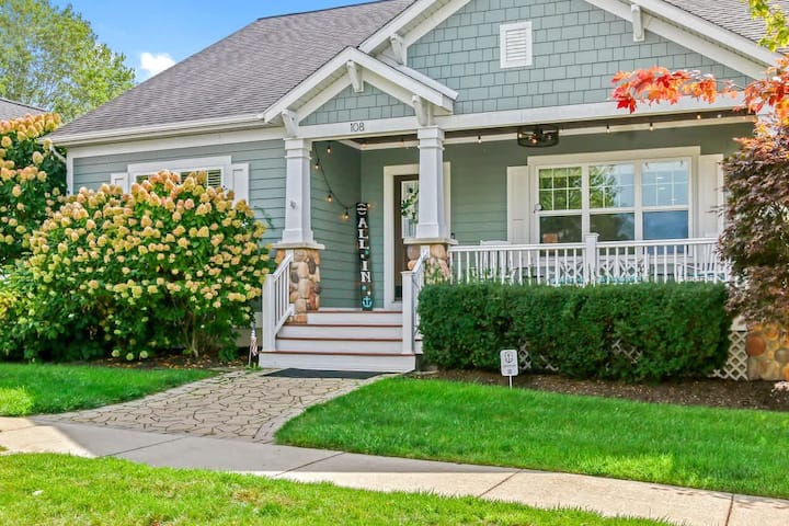 All In | Pool Access | Fire Pit | Game Room - South Haven, MI