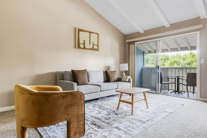 Blueground | West Valley, Pool, Nr Memorial Park - Sunnyvale, CA