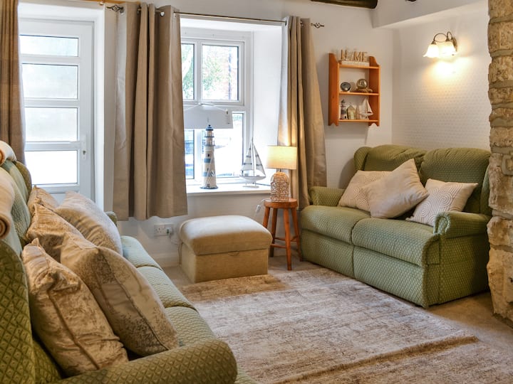 Squirrel Cottage - Filey