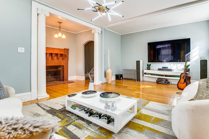 Classic North End Gem: Yard, Patio & Modern Style! - 曼徹斯特