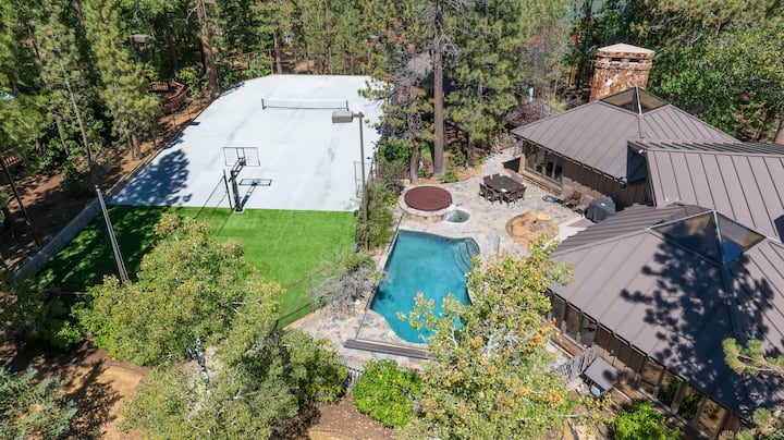 Big Bear Breakaway, Pool, Hot Tub, Bsktball & More - Big Bear, CA