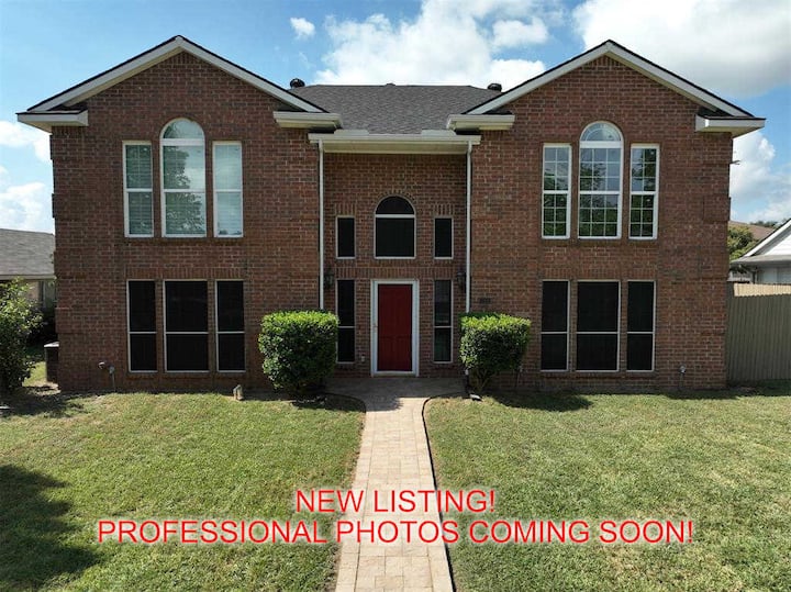 Luxury 5br Getaway W/ Pool, Hot Tub & Cinema - Lancaster, TX