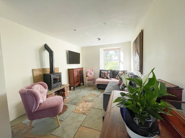 Stone Irish Cottage - Antrim