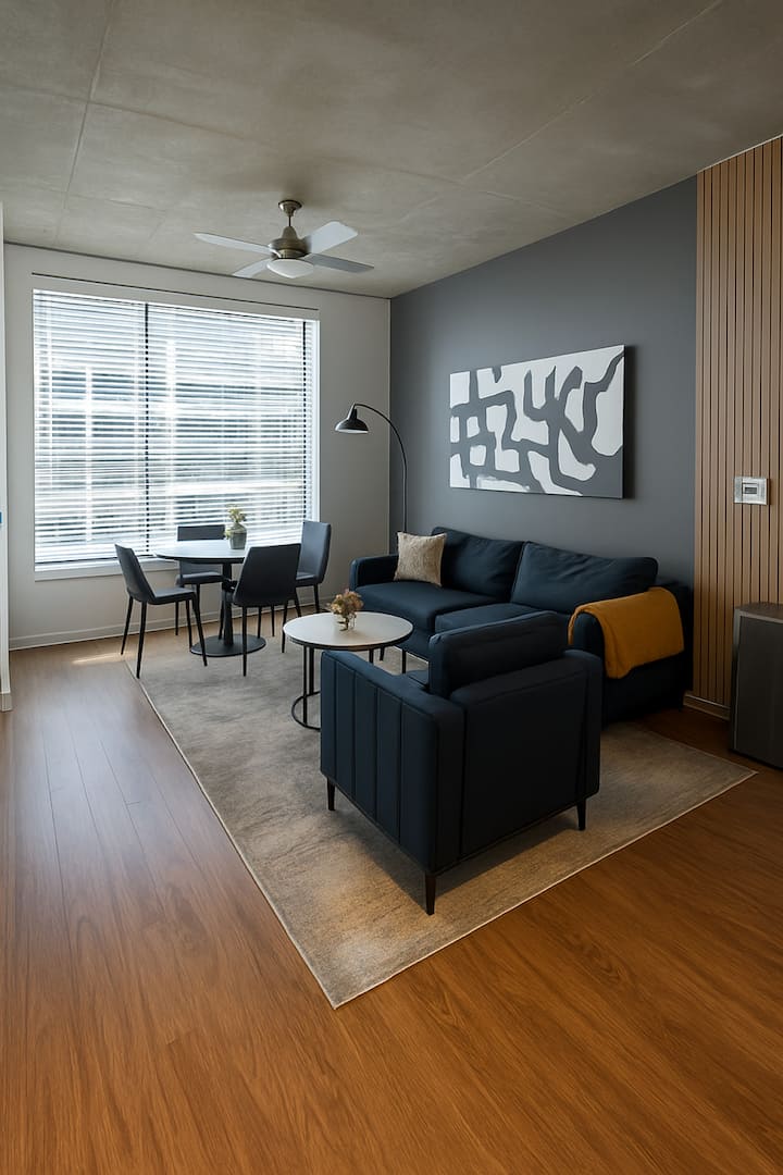 Birmingham Stay | 2br W/ Rooftop Amenities - 버밍엄