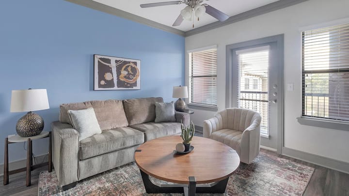 Landing | Beautiful 1bd, Gym, Pool - Spring, TX