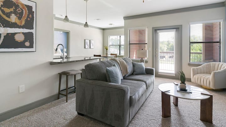 Landing | Modern 1bd, Gym, Pool - Spring, TX