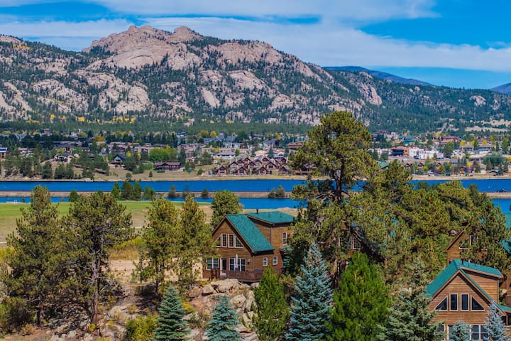 Modern Cabin. A+ Views, Fireplace, Shared Hot Tub - Estes Park, CO