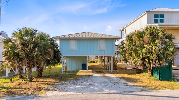 Sands Of Time | Pet Friendly | Walk To The Beach - Gulf Shores, AL