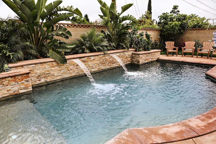 Wonderful Pool/jac Home: 2 Ensuites 3/4 Mi 2 Disny - Anaheim, CA