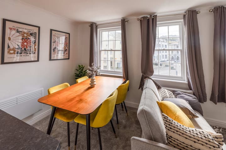 Harbour-side 1 Bed Apartment With Sea Views - St Bees