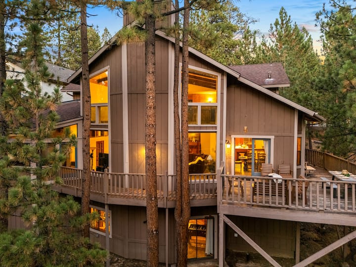 Lakeview Cabin W/ Game Room & Deck | Sleeps 20 - Big Bear Lake, CA