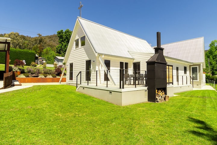 The Chapel | Luxe High Country Stay - Mount Beauty
