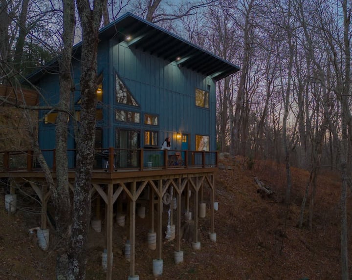 Sky Haus Boone | Modern Spa Cabin W/ Views - Boone, NC