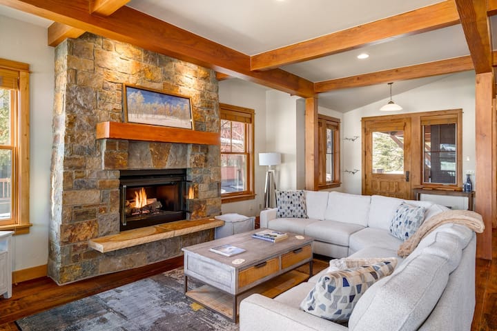 Beautiful 4 Bedroom Home W/ Shuttle & Concierge - Steamboat Springs, CO
