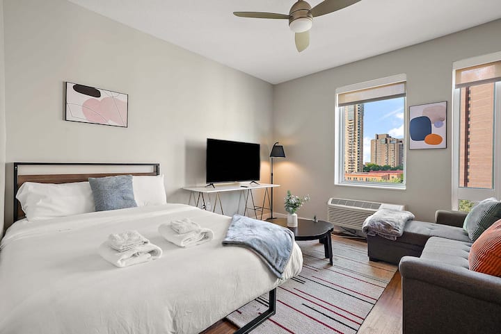 Cozysuites Modern Sdo With Pool & Gym - Minneapolis, MN