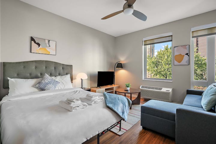 Cozysuies Spacious Sdo With Pool & Gym - Minneapolis, MN