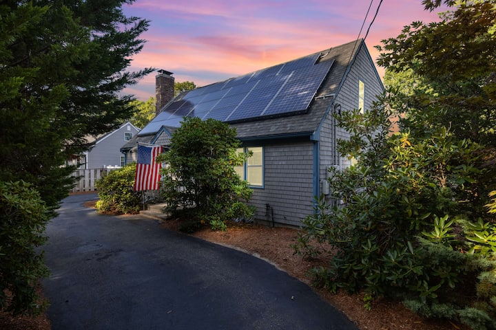 Sun, Swim & Stay | Heated Pool + Firepit - Falmouth, MA