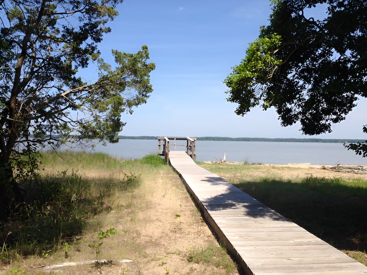 2 Rooms With Kitchen Near Machodoc Creek Marina - Colonial Beach, VA