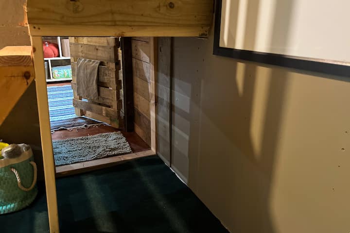 Walk To Trails & Fishing Spots! Lake Ozark Escape - Lake Ozark, MO