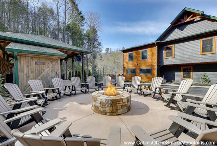 Majestic 20‑bedroom Retreat W/ Amazing Amenities - Gatlinburg, TN