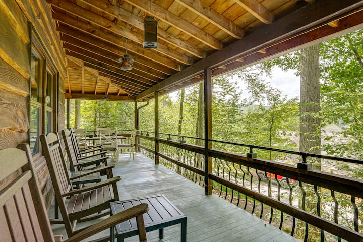 < 1 Mi To Lake: Cabin W/ Hot Tub In Greentown! - Lake Wallenpaupack, PA