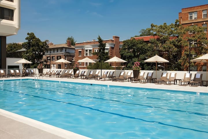 Modern Pet Friendly Stay W/ Pool Near Embassy Row - Washington, D.C.
