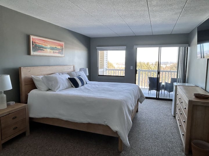 Lake Views Close To Weirs In Cedar Lodge Complex - Laconia, NH