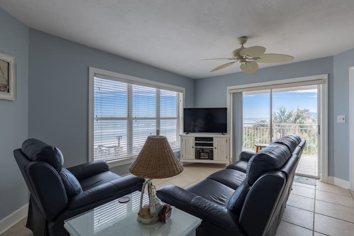 Palm House - Unit 2b- 3bd - Oceanfront Condo - New Smyrna Beach, FL