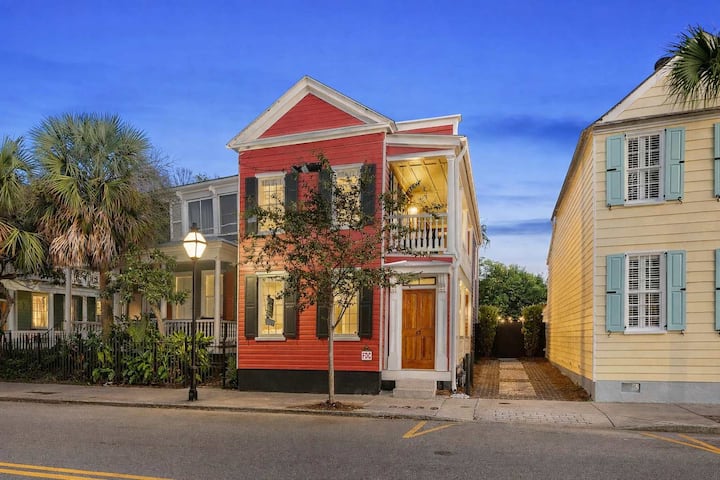 Stylish, Downtown Charleston 2bd Home W. Porch! - Charleston, SC
